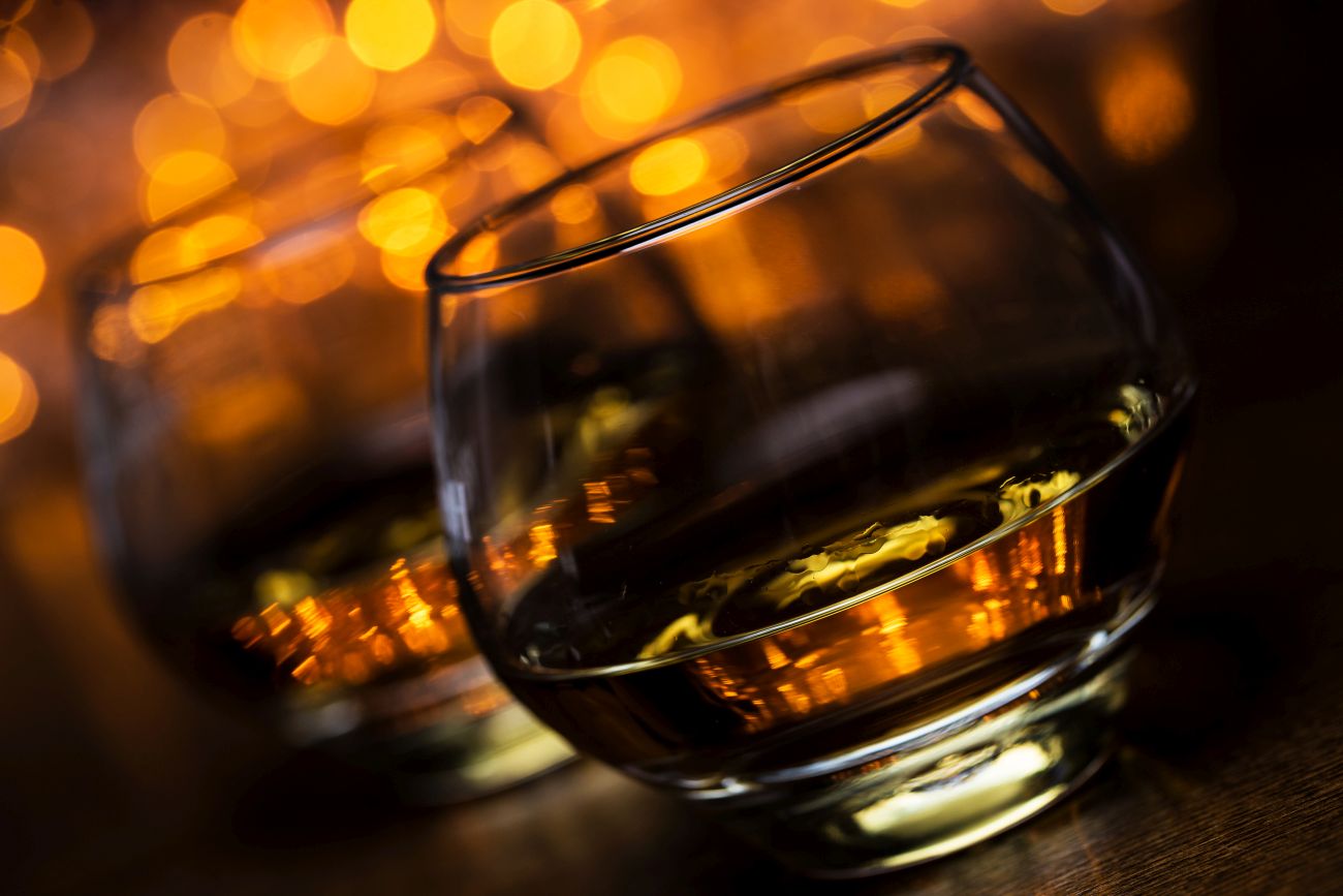 Jak pić brandy? Do jakich drinków się sprawdzi? • Moje Drinki