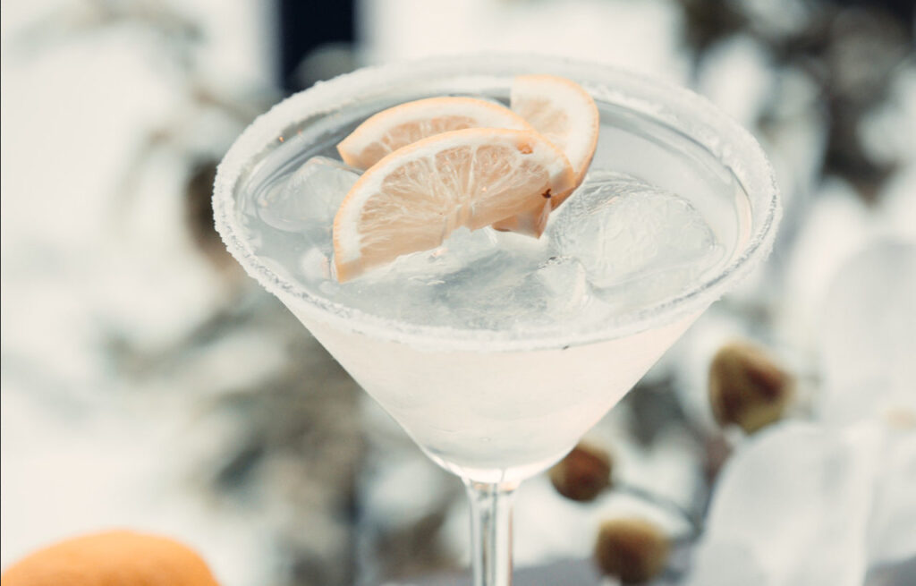 Martini ze Sprite'em – poznaj to kultowe połączenie! • Moje Drinki